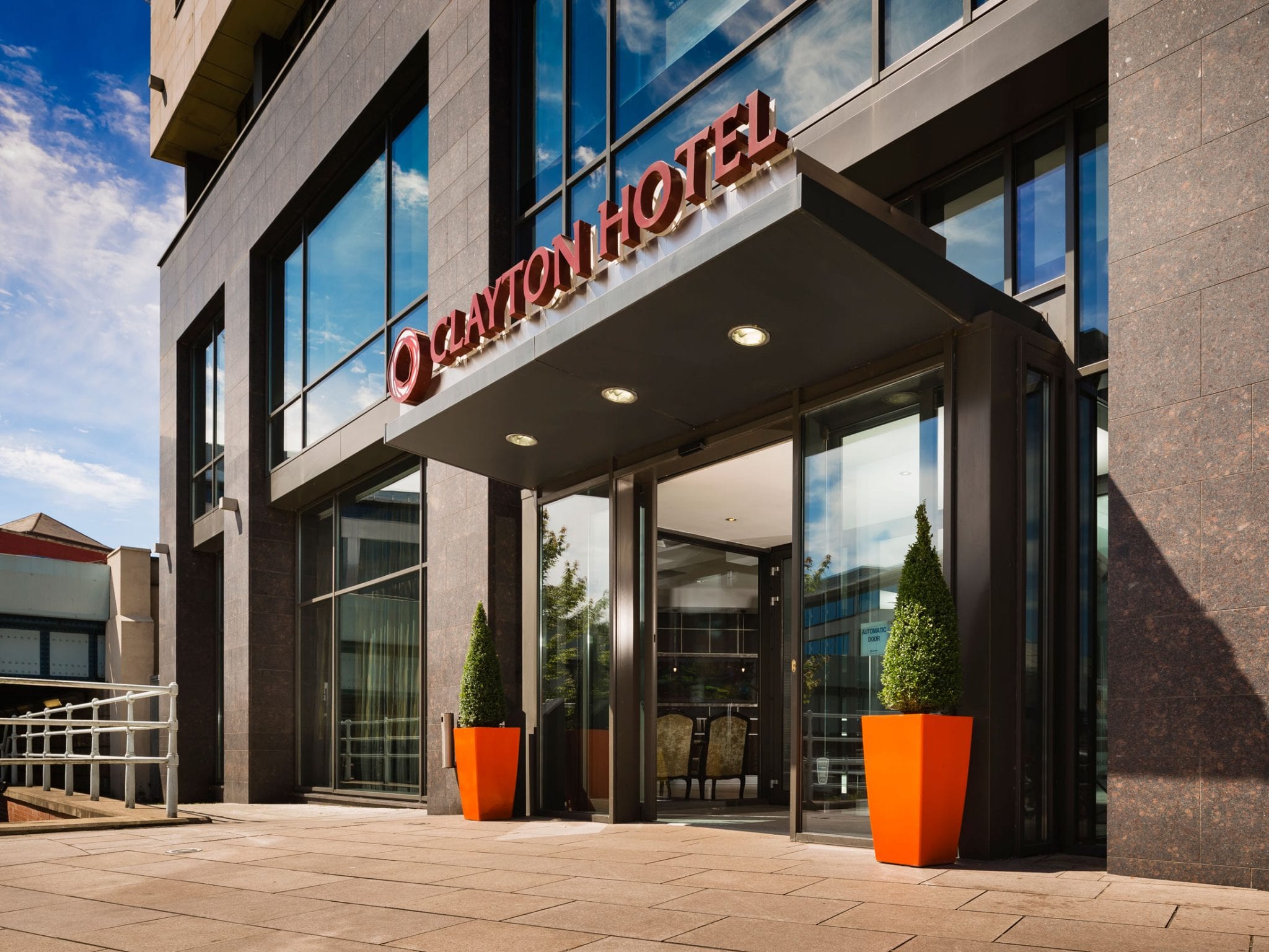 Heathrow Airport Taxi To Cardiff | Taxi Heathrow - Cardiff £250